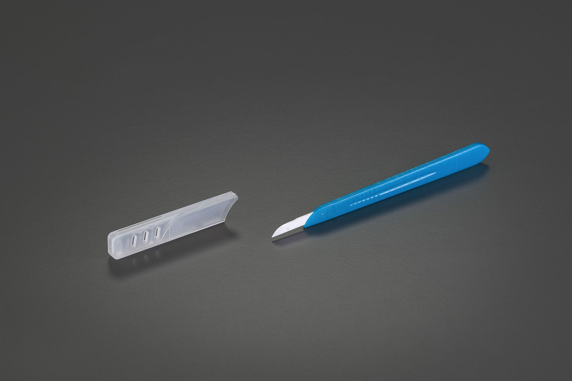 CeraTool Scalpel no 10 (blue) | Round & Straight | RUO | 050-002-002